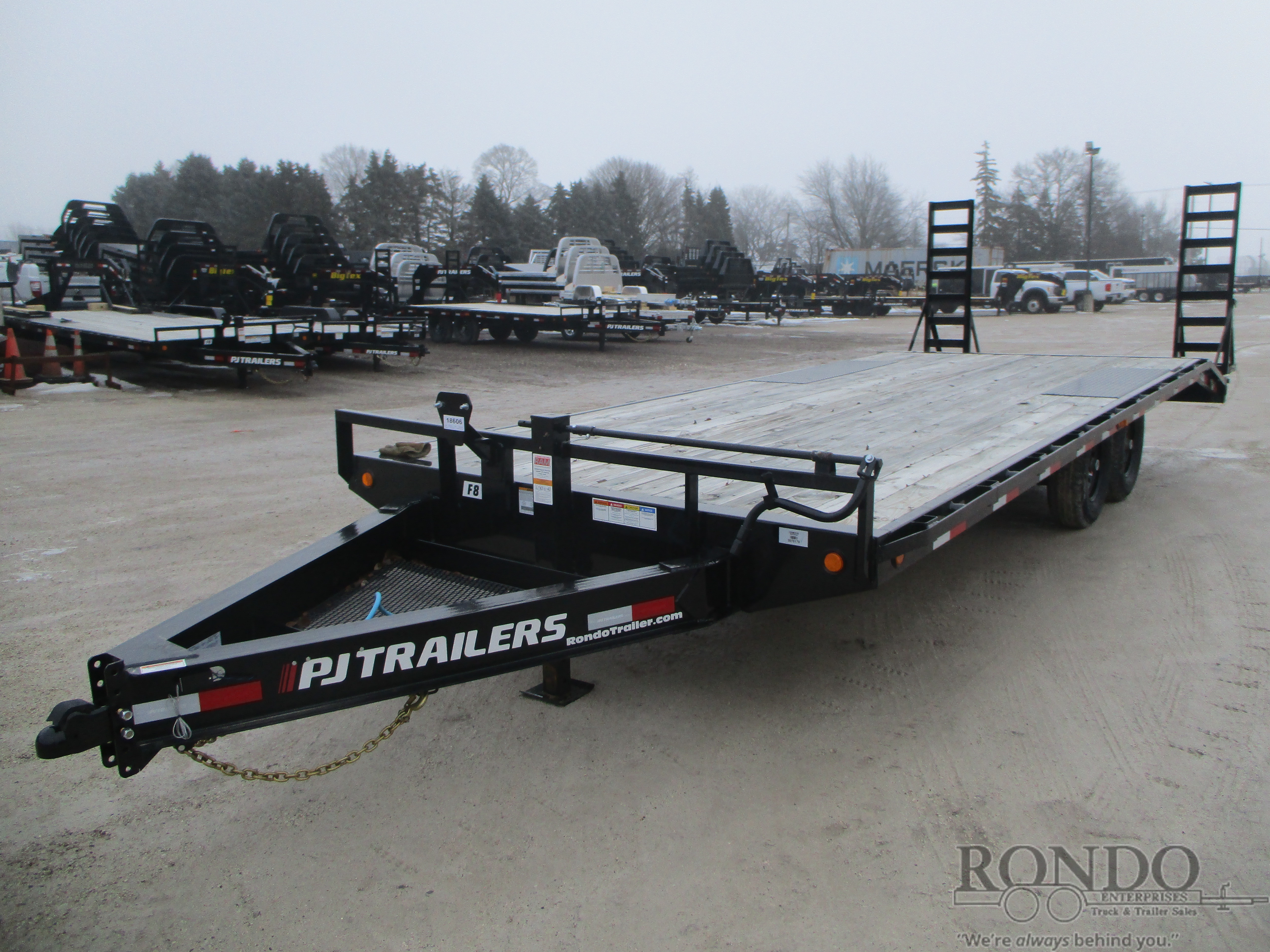 2024 PJ Trailer 102x22' F8 Equipment Deckover F8J2272BSBK :: Rondo Trailer