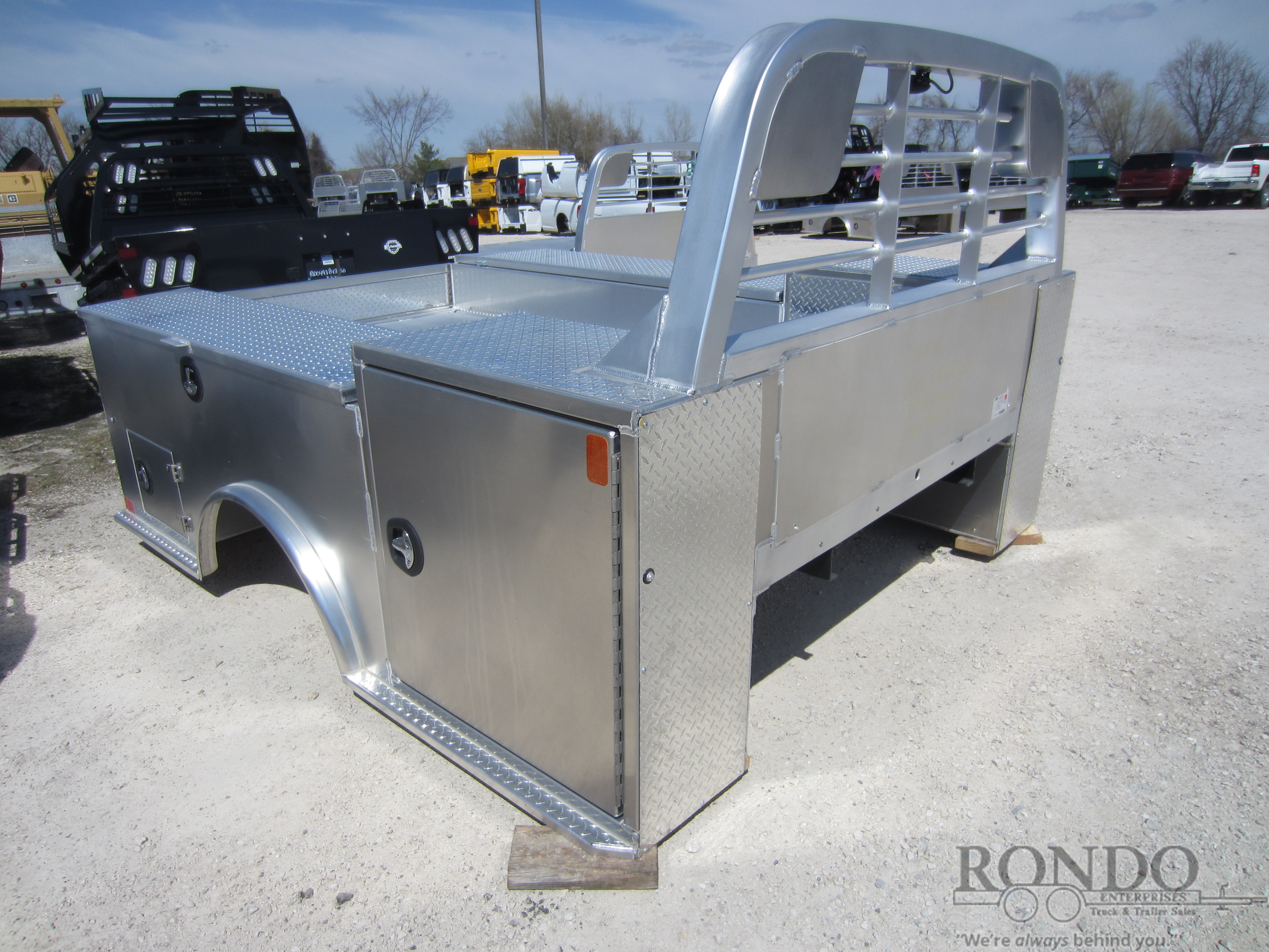 New CM 9.3' x 94 ALTM Flatbed Truck Bed :: Rondo Trailer